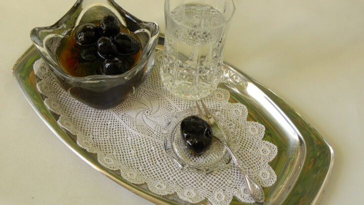 Glyko Kydoni (Quince Preserve) with Almonds - Kopiaste..to Greek ...