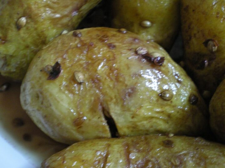 Patates Antinahtes (Cypriot Baby Potatoes) - Kopiaste..to Greek Hospitality
