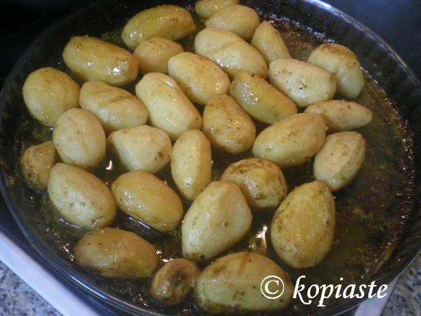 Patates Lemonates sto fourno (Greek lemony roasted potatoes) - Kopiaste ...