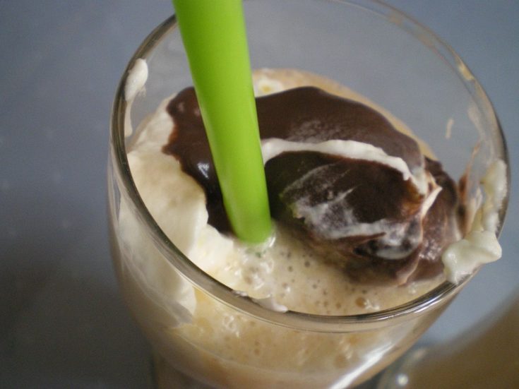 Milkshake with 3 fruit, ice cream and whipped cream - Kopiaste..to ...