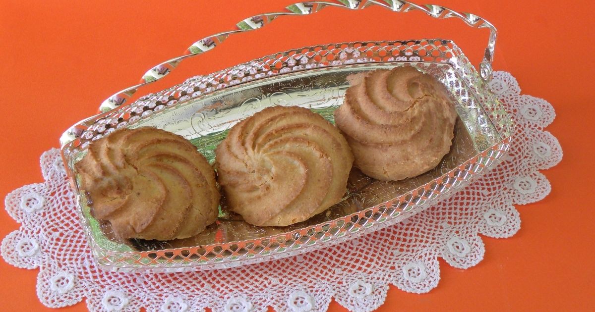 Pastitsia or Amygdalota (Almond Cookies) - Kopiaste..to Greek Hospitality