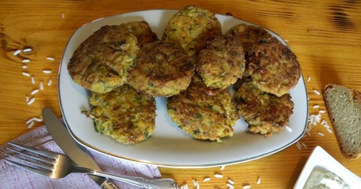 Kid friendly Greek Fried Rice patties with vegetables - Kopiaste..to ...
