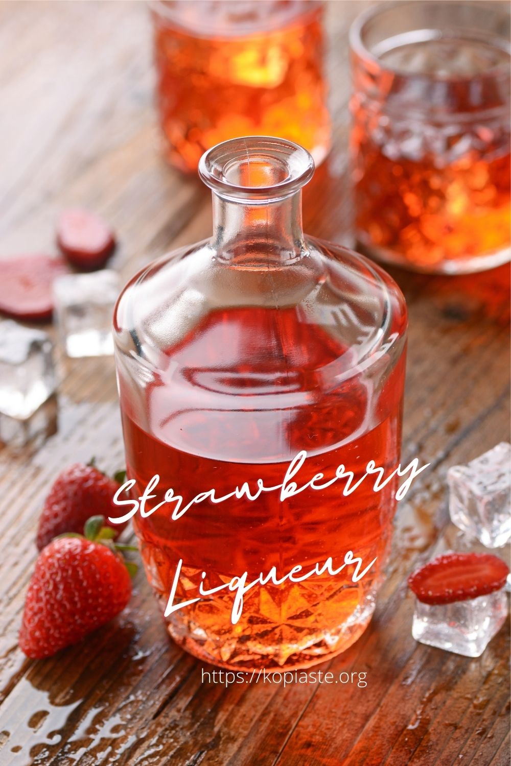 Strawberry Liqueur - Kopiaste..to Greek Hospitality
