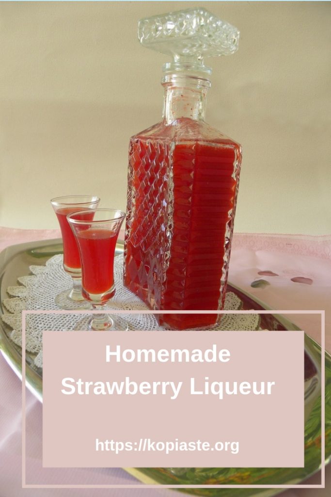 Strawberry Liqueur - Kopiaste..to Greek Hospitality