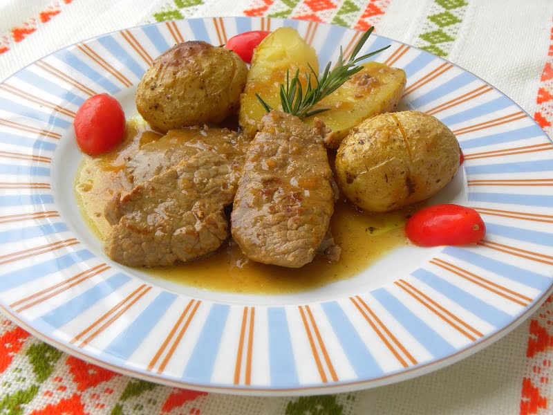 Moschari Lemonato (Lemony Veal) - Kopiaste..to Greek Hospitality