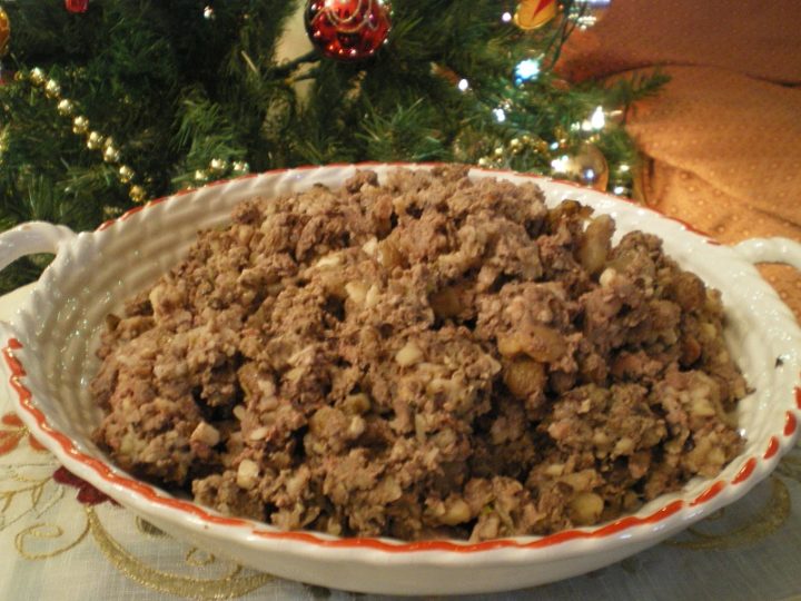 Galopoula Gemisti (Stuffed Turkey) - Kopiaste..to Greek Hospitality