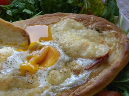 Peinirli (Gondola Shaped Greek Cheese Pizza)