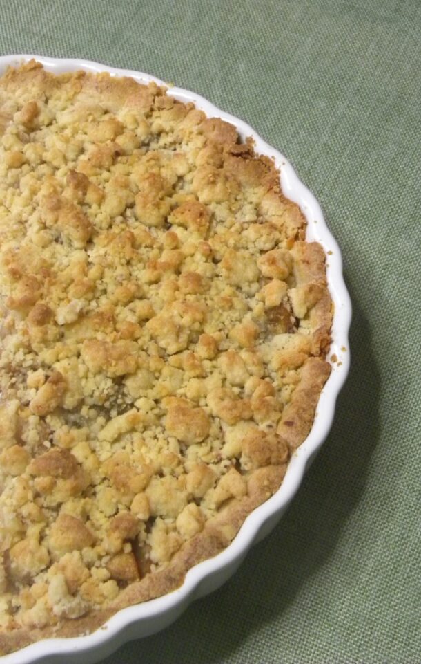 Apple Tart with mixed Nuts Crumble